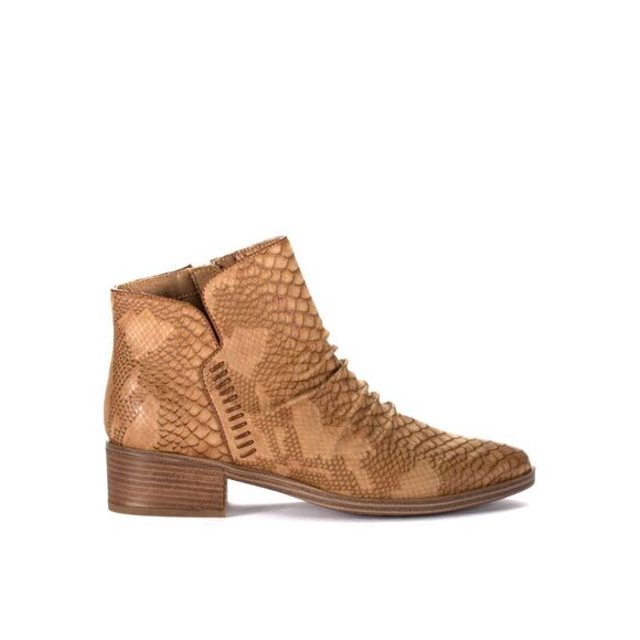 BareTraps | Shoes | Baretraps Womens Beige Snake Lacing Miesha Round ...